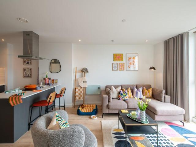 at Manchester, EDA, Anchorage Quay M50 2 bed apartment to rent £1,550 pcm £358 pw