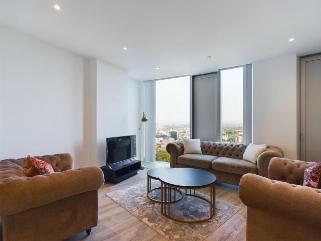at Manchester, Three60, Silvercroft. 2 bed apartment to rent £2,200 pcm £508 pw
