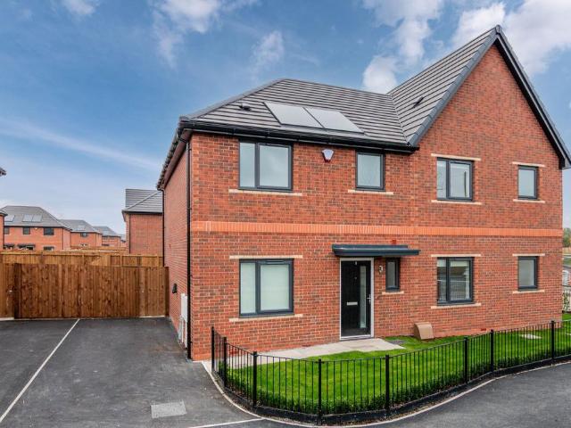 at Mellands Park, 4 Nico Ditch Close. 3 bed house to rent £1,575 pcm £363 pw
