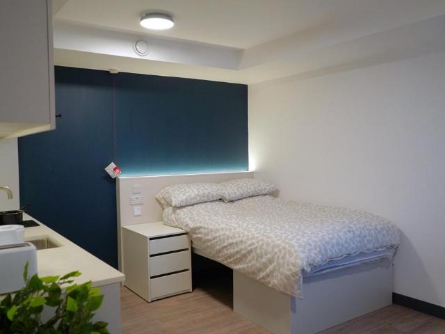 at Nationwide, Unilife Castle Way. 1 bed private hall to rent £1,690 pcm £390 pw