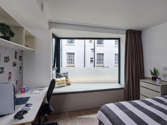 at Nationwide, Unilife Bargate House. 1 bed private hall to rent £1,387 pcm £320 pw