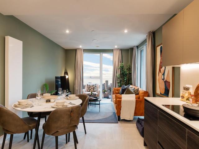 at New York Square, 1406 Rockland. 2 bed flat to rent £1,750 pcm £404 pw