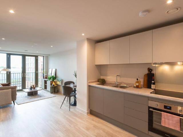 at Property Sense, Apartment 0901. 1 bed apartment to rent £1,305 pcm £301 pw