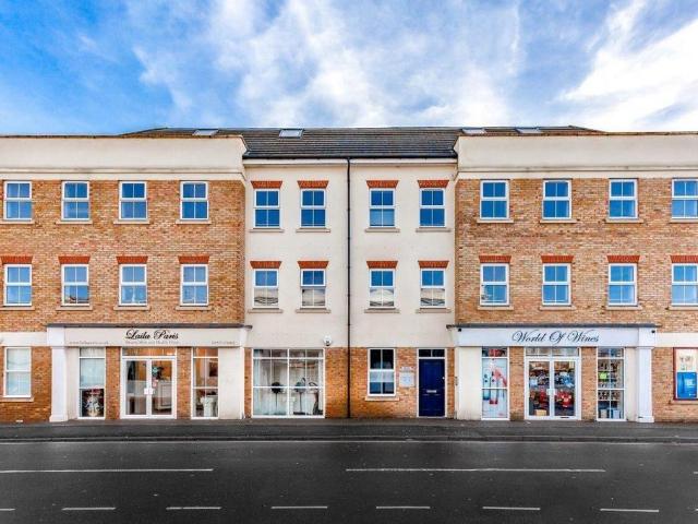 at Pure Resi, 11 Jubilee Court, 8. 2 bed flat to rent £1,475 pcm £340 pw