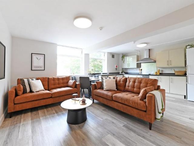 at Sheffield, Apartment 7, Broomgrove. 4 bed apartment to rent £1,480 pcm £342 pw