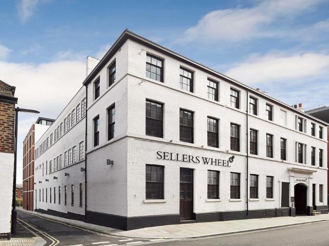 at Sheffield, Flat 1 Sellers Wheel. 4 bed property to rent £1,636 pcm £378 pw