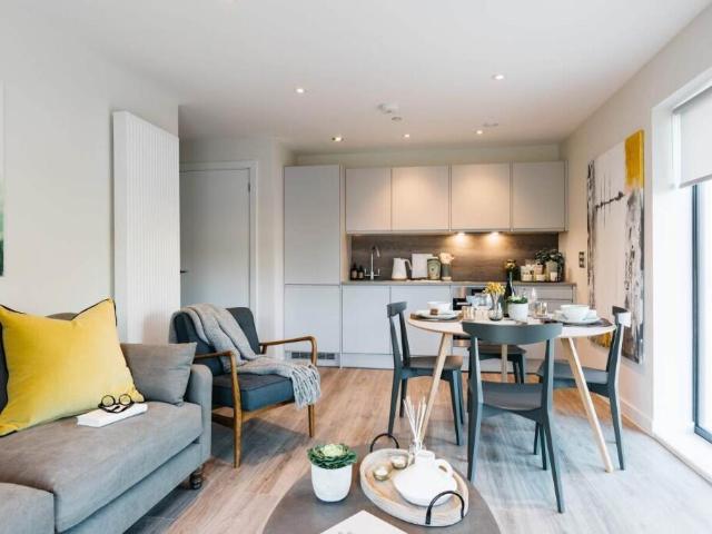 at Spring Wharf, 84 The Grain Store. 1 bed apartment to rent £1,385 pcm £320 pw