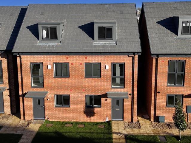 at Stanton Cross, 32 Roundhouse Way NN8 3 bed house to rent £1,495 pcm £345 pw