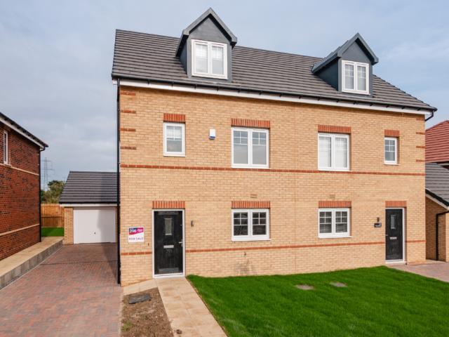 at Summerville Quarter, 29 Watering. 4 bed house to rent £1,315 pcm £303 pw