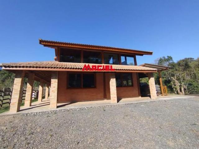 Atenção! Casa de madeira de 1ª qualidade Monteiro Lobato 2 quartos / 2 WC`s / área gourmet