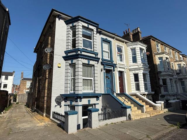 Athelstan Road, Margate, CT9 2 bed flat to rent £1,150 pcm £265 pw