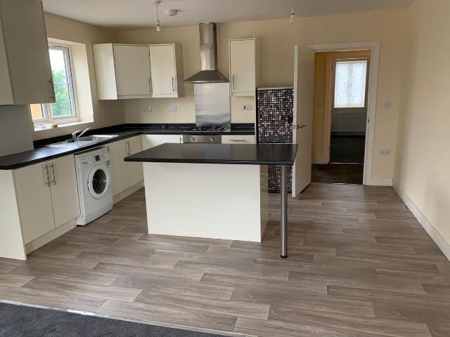 Athelstan Road, Romford RM3, 2 bed flat to rent, £1,750 pcm | PrimeLocation