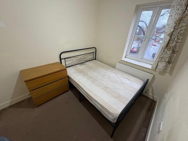 Athelstan Road, Romford RM3, Room to rent, £500 pcm | PrimeLocation