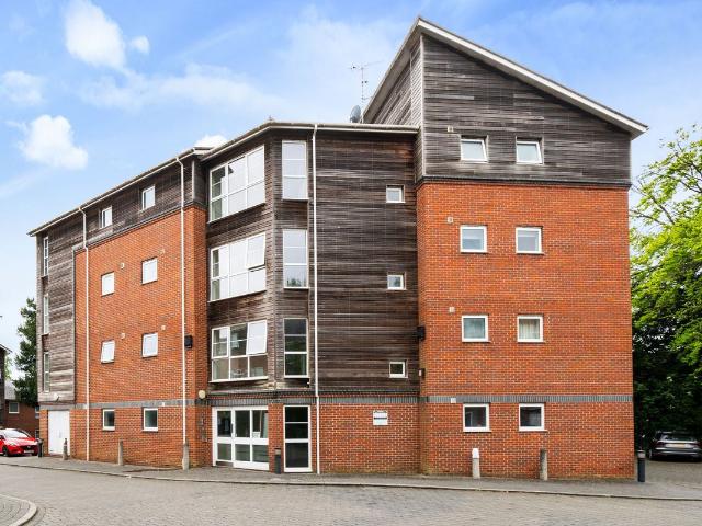 Athelstan Road, Sycamore House Athelstan Road SO23, 2 bed flat to rent, £1,400 pcm | PrimeLocation