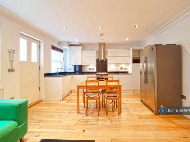 Athelstane Mews, London, N4 1 bed flat to rent £2,000 pcm £462 pw