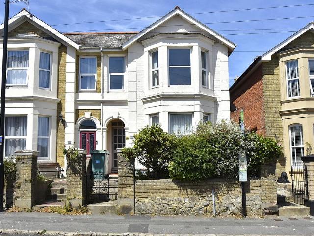 Atherley Road, Shanklin PO37, 2 bed flat to rent, £795 pcm | PrimeLocation