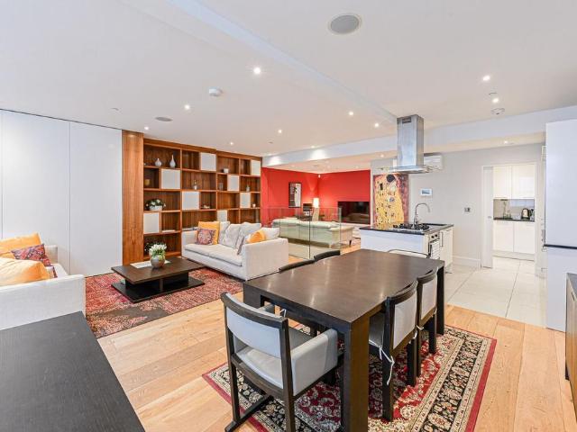 Atherstone Mews, South Kensington. 3 bed mews to rent £8,450 pcm £1,950 pw