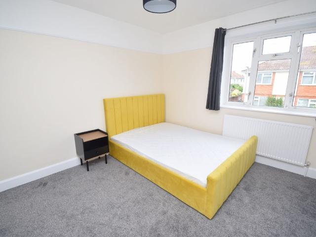 Athlone Road, Bridgwater TA6, Room to rent, £700 pcm | PrimeLocation