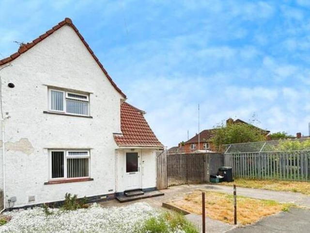 Athlone Walk, Knowle, 3 Bedroom End