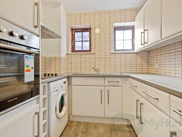 Athol Square, London 1 bed flat to rent £1,750 pcm £404 pw