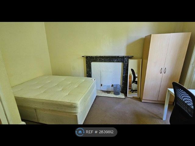 Athole Gardens, Glasgow G12, 3 bed flat to rent, £2,190 pcm | PrimeLocation