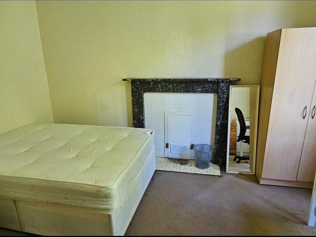 Athole Gardens, Glasgow, G12 3 bed flat to rent £2,190 pcm £505 pw