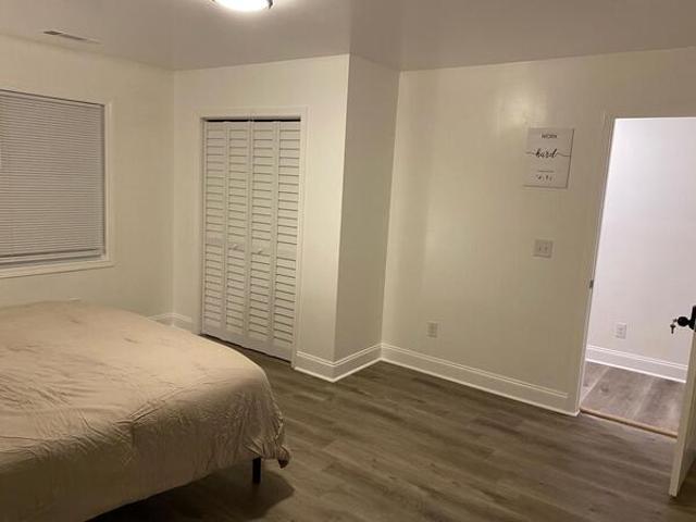 Atlanta Centrally Located House with Dining area. Newly renovated & comfortable