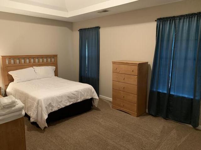 Atlanta Home, Spacious & beautiful. Very quiet neighborhood, Near airport and Marta