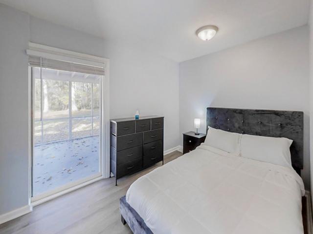 Atlanta House with Dining area. Newly renovated & modern
