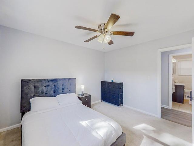 Atlanta House with Dining area. Newly renovated & modern