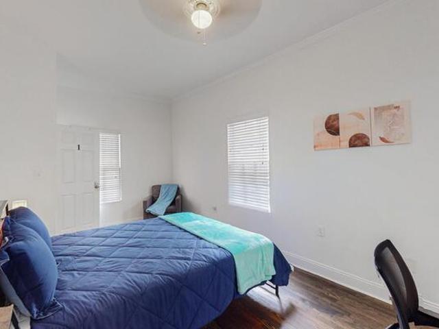 Atlanta House with Dining area. Newly renovated & modern | No Move In Fee, Free Wi Fi, Monthly Cleanings, Bus Stop 0.5 Miles Away, and Grocery Store 0.4 Miles Away
