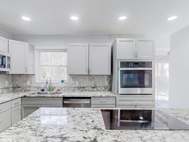 Atlanta House with Dining area. Newlyrenovated & m