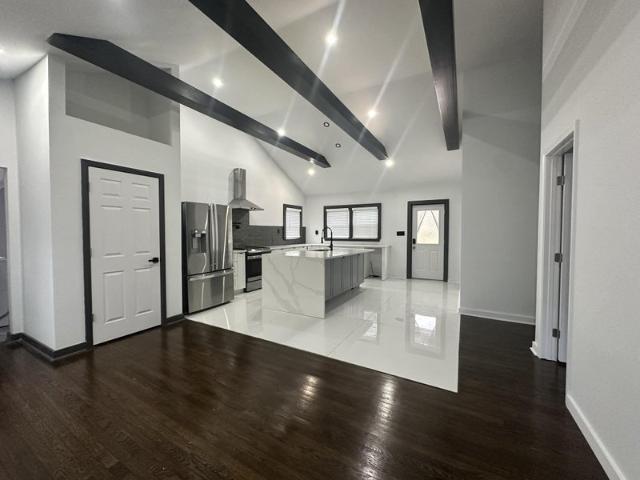 Atlanta House with Dining area. Spacious & beautif