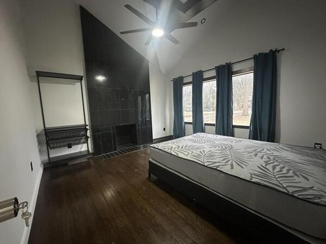 Atlanta House with Dining area. Spacious & beautiful
