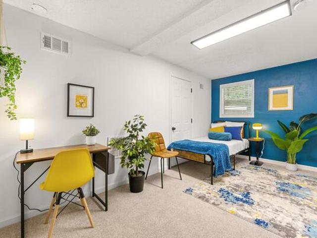 Atlanta House with Living room. Beautiful & newly renovated