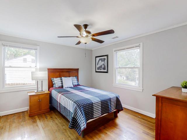 Atlanta Venetian Hills Bungalow with nearby MARTA stop. Cozy & newly renovated, close to West End