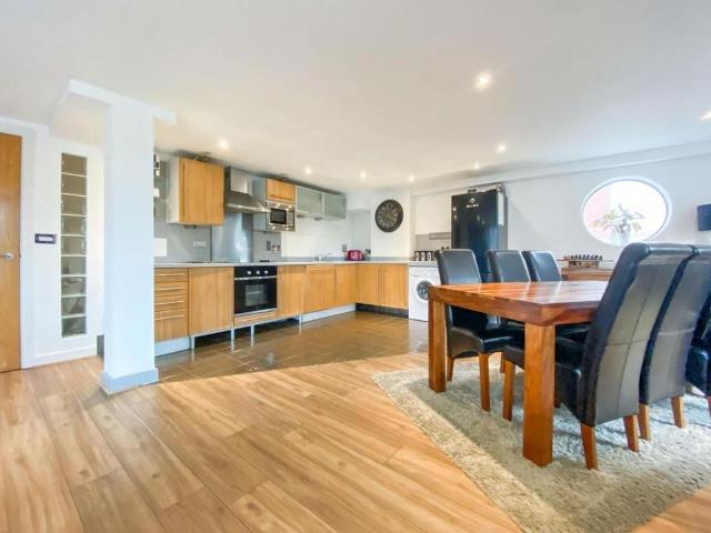 Atlantic Wharf, City Wharf Atlantic. 2 bed apartment to rent £1,450 pcm £335 pw