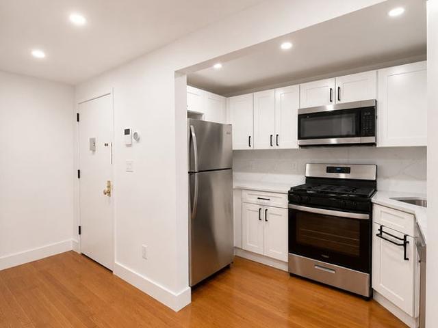 Atlantic Ave Subway Stop + Prospect Park 2 Bed