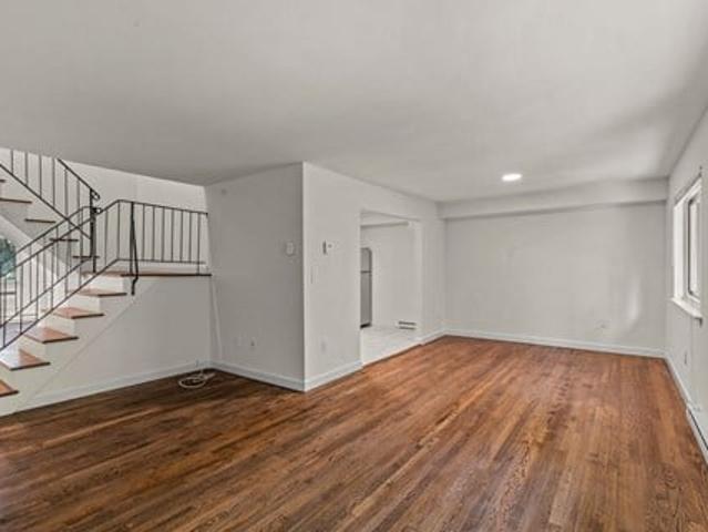 Atlantic Pointe Apartments 2 bedrooms, 1.5 bathrooms, den