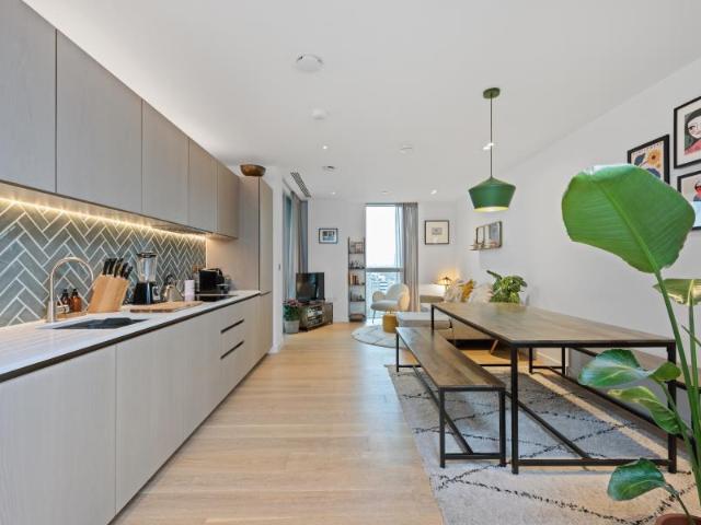 Atlas Building, City Road, London EC1V 2 bed apartment to rent £4,550 pcm £1,050 pw
