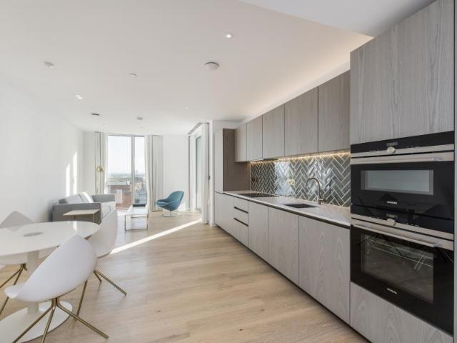 Atlas Building, London EC1V 2 bed apartment to rent £4,117 pcm £950 pw