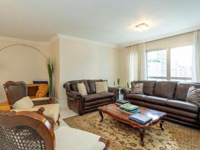 Versátil apartamento para venda em Itaim Bibi com 4 quartos, sendo 1 suíte, 210m²