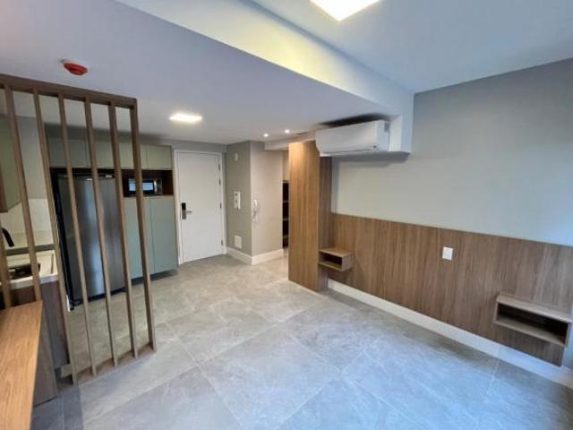 Versátil apartamento para venda e locação em Moema com 1 quarto, 29m²