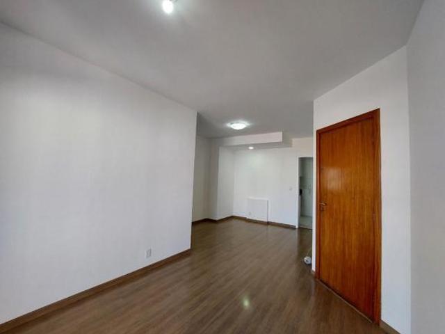 Atraente apartamento para venda e locação em Saúde com 3 quartos, sendo 1 suíte, 93m²