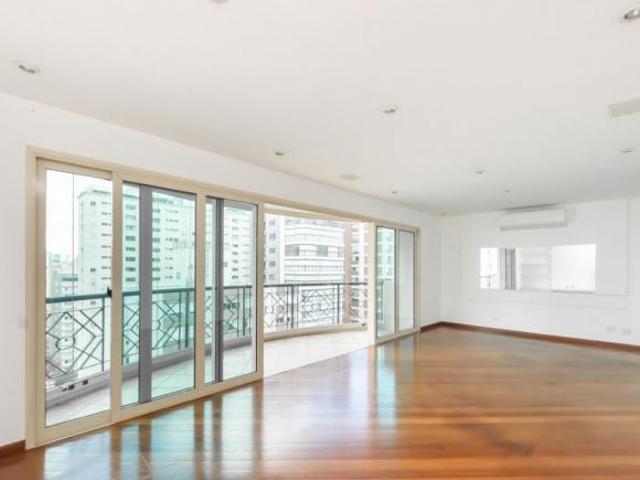 Atraente apartamento para venda em Moema com 2 quartos, sendo 2 suítes, 138m²