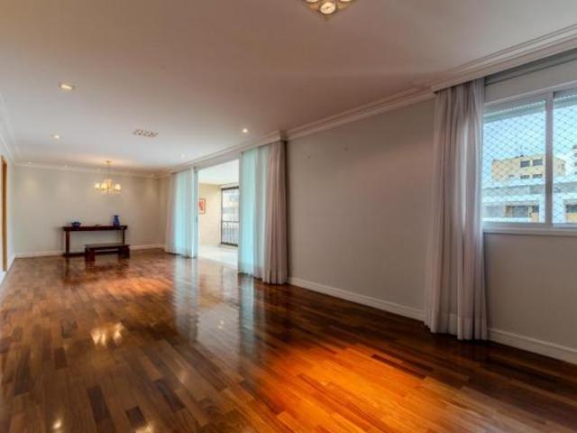 Atraente apartamento para venda em Brooklin com 3 quartos, sendo 3 suítes, 167m²