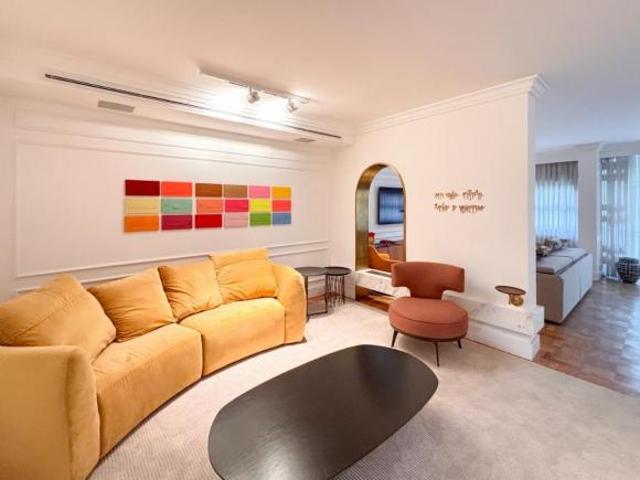 Atraente apartamento para venda em Jardim América com 2 quartos, sendo 2 suítes, 190m²