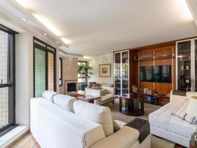 Elegante apartamento para venda em Vila Andrade com 3 quartos, sendo 3 suítes, 184m²