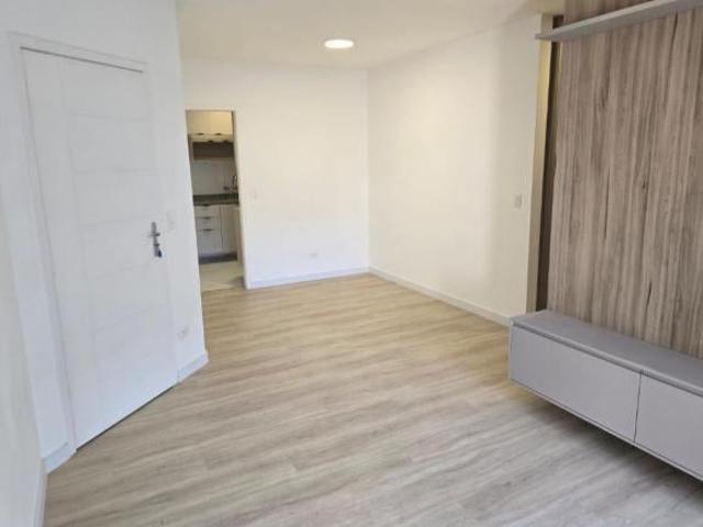 Aconchegante apartamento para venda em Vila Gumercindo com 4 quartos, sendo 2 suítes, 108m²