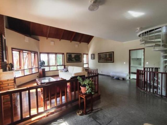 Atraente casa de vila para venda e locação em Lauzane Paulista com 4 quartos, sendo 3 suítes, 340m²